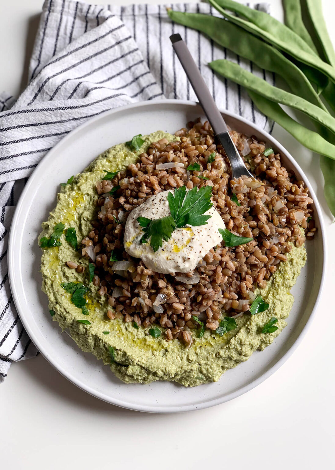 Farro e lenticchie su crema di fagiolini corallo - Healthy Barta